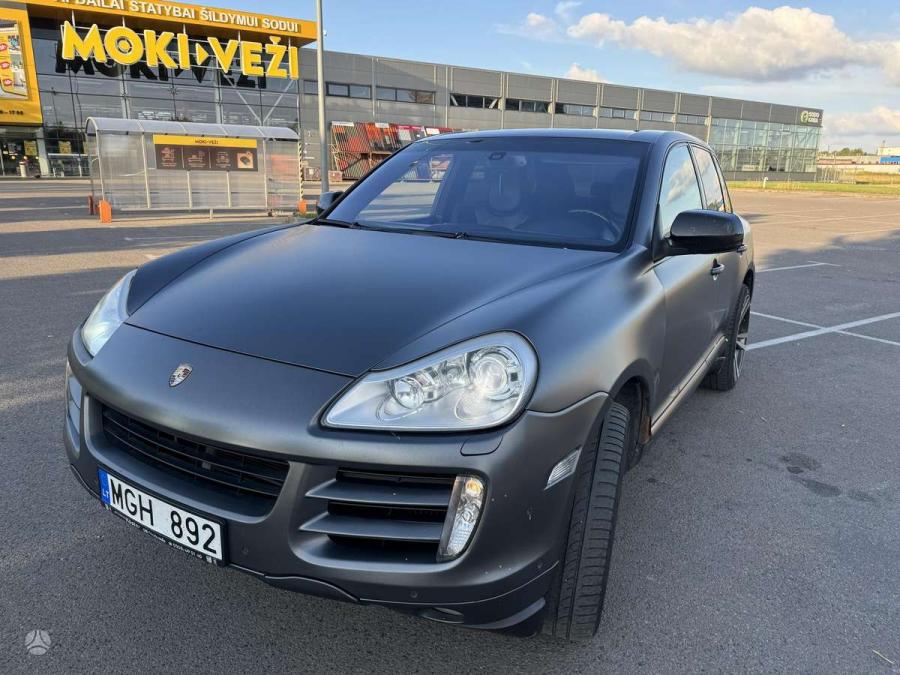 Grey Porsche Cayenne 2009 in Siauliai, with an engine capacity of 2.97 L and mileage of 320 thousand km for 7250 €, photo 13 on AUTOMOTO.COM.LV