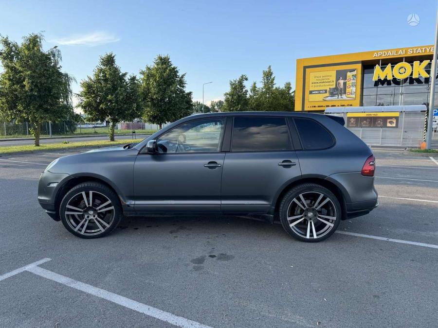 Grey Porsche Cayenne 2009 in Siauliai, with an engine capacity of 2.97 L and mileage of 320 thousand km for 7250 €, photo 14 on AUTOMOTO.COM.LV