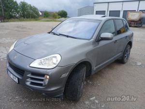 Grey Porsche Cayenne 2009 in Rakvere, with an engine capacity of 3.00 L and mileage of 394 thousand km for 8600 €, photo 3 on AUTOMOTO.COM.LV