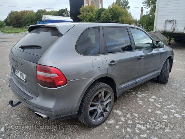 Grey Porsche Cayenne 2009 in Rakvere, with an engine capacity of 3.00 L and mileage of 394 thousand km for 8600 €, photo 4 on AUTOMOTO.COM.LV