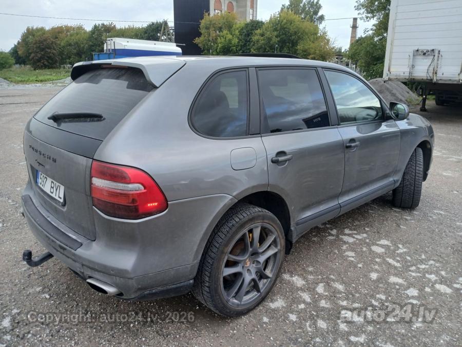 Grey Porsche Cayenne 2009 in Rakvere, with an engine capacity of 3.00 L and mileage of 394 thousand km for 8600 €, photo 4 on AUTOMOTO.COM.LV