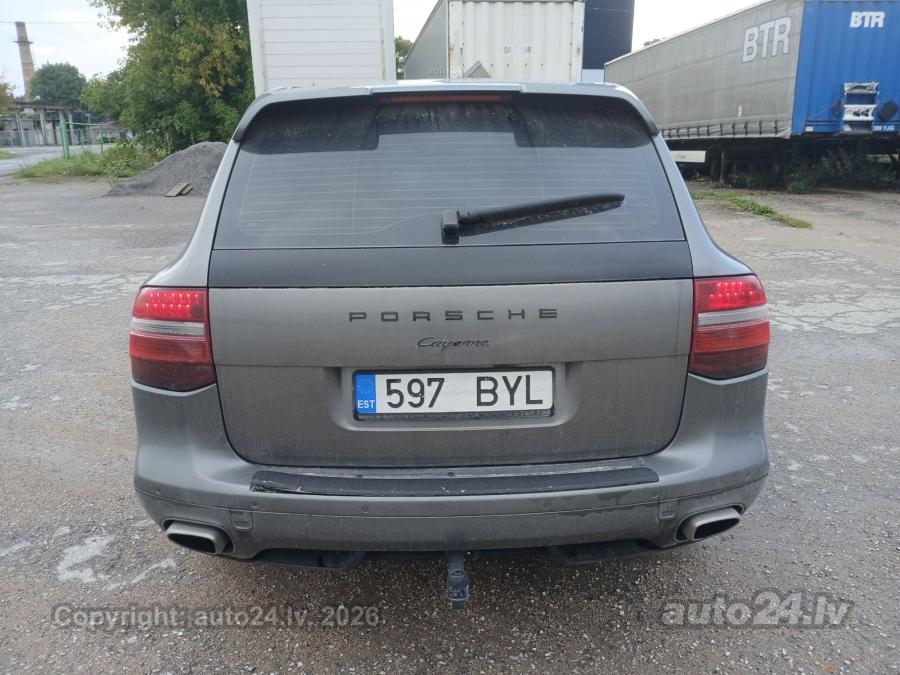 Grey Porsche Cayenne 2009 in Rakvere, with an engine capacity of 3.00 L and mileage of 394 thousand km for 8600 €, photo 5 on AUTOMOTO.COM.LV
