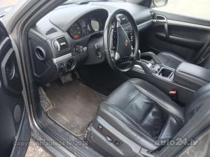 Grey Porsche Cayenne 2009 in Rakvere, with an engine capacity of 3.00 L and mileage of 394 thousand km for 8600 €, photo 7 on AUTOMOTO.COM.LV