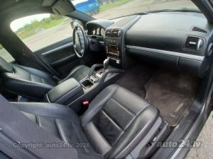 Grey Porsche Cayenne 2009 in Rakvere, with an engine capacity of 3.00 L and mileage of 394 thousand km for 8600 €, photo 8 on AUTOMOTO.COM.LV