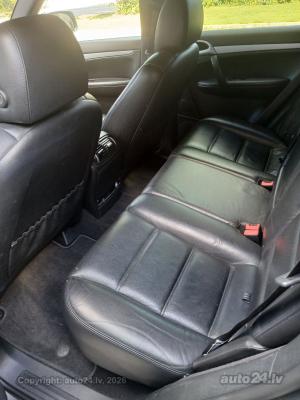 Grey Porsche Cayenne 2009 in Rakvere, with an engine capacity of 3.00 L and mileage of 394 thousand km for 8600 €, photo 17 on AUTOMOTO.COM.LV