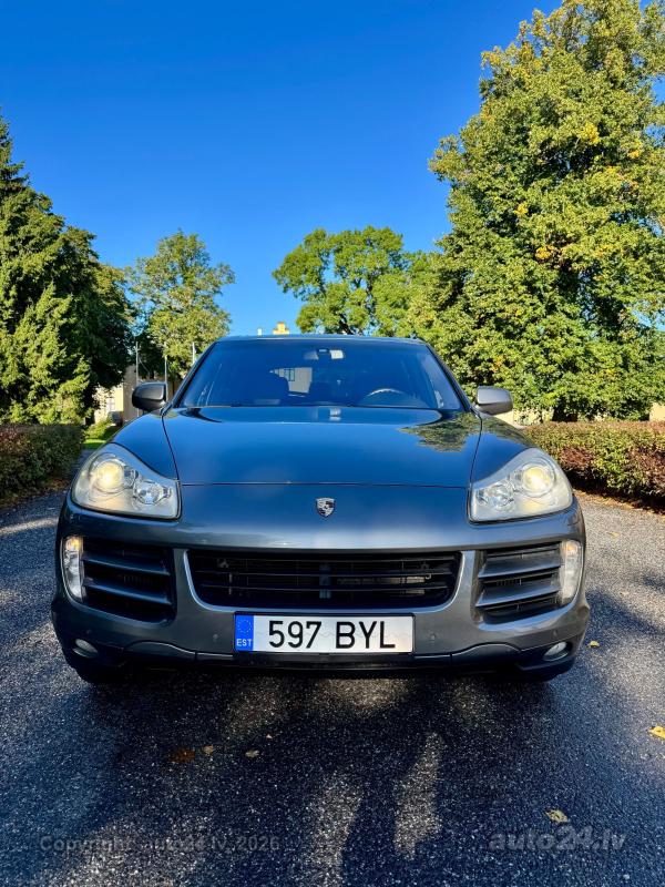Grey Porsche Cayenne 2009 in Tallinn, with an engine capacity of 3.00 L and mileage of 380 thousand km for 8199 €, photo 3 on AUTOMOTO.COM.LV