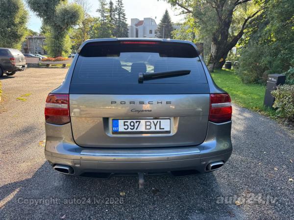 Grey Porsche Cayenne 2009 in Tallinn, with an engine capacity of 3.00 L and mileage of 380 thousand km for 8199 €, photo 6 on AUTOMOTO.COM.LV