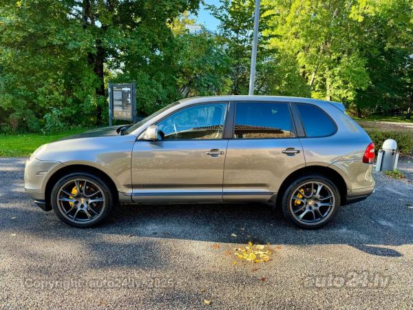 Grey Porsche Cayenne 2009 in Tallinn, with an engine capacity of 3.00 L and mileage of 380 thousand km for 8199 €, photo 9 on AUTOMOTO.COM.LV