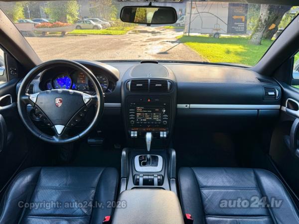 Grey Porsche Cayenne 2009 in Tallinn, with an engine capacity of 3.00 L and mileage of 380 thousand km for 8199 €, photo 11 on AUTOMOTO.COM.LV