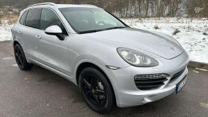 Pelēks Porsche Cayenne 2011 Viļņa, ar dzinēja tilpumu 4.81 L un nobraukumu 184 tūkst. km par 13350 €, foto 4 vietnē AUTOMOTO.COM.LV