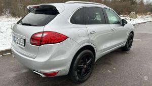 Pelēks Porsche Cayenne 2011 Viļņa, ar dzinēja tilpumu 4.81 L un nobraukumu 184 tūkst. km par 13350 €, foto 6 vietnē AUTOMOTO.COM.LV
