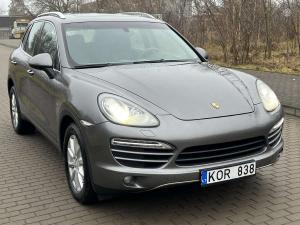 Grey Porsche Cayenne 2011 in Vilnius, with an engine capacity of 2.97 L and mileage of 263 thousand km for 13200 €, photo 2 on AUTOMOTO.COM.LV