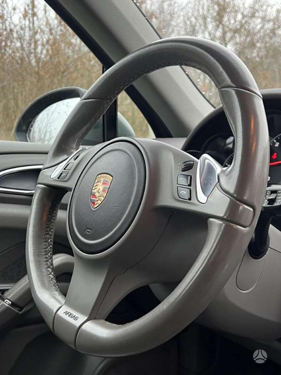 Grey Porsche Cayenne 2011 in Vilnius, with an engine capacity of 2.97 L and mileage of 263 thousand km for 13200 €, photo 7 on AUTOMOTO.COM.LV