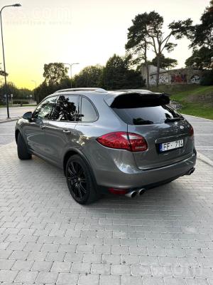 Pelēks Porsche Cayenne 2011 Ludza, ar dzinēja tilpumu 4.80 L un nobraukumu 306 tūkst. km par 13700 €, foto 3 vietnē AUTOMOTO.COM.LV