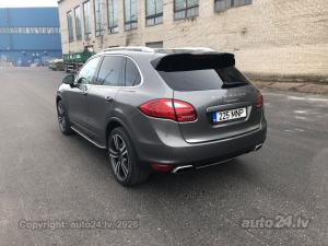 Grey Porsche Cayenne 2011 in Tallinn, with an engine capacity of 4.80 L and mileage of 298 thousand km for 9000 €, photo 5 on AUTOMOTO.COM.LV