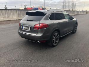 Grey Porsche Cayenne 2011 in Tallinn, with an engine capacity of 4.80 L and mileage of 298 thousand km for 9000 €, photo 7 on AUTOMOTO.COM.LV