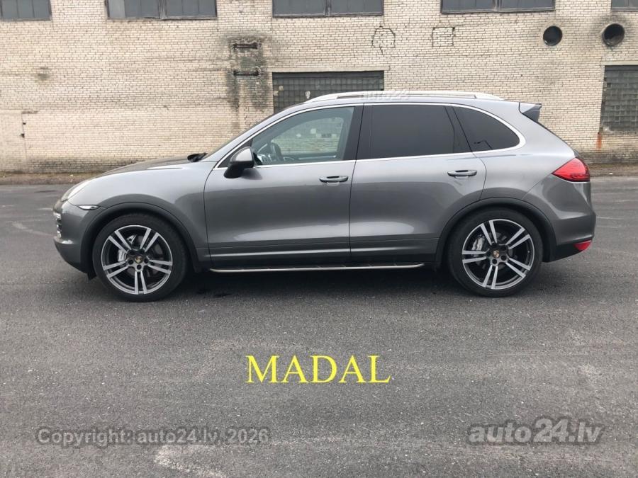Grey Porsche Cayenne 2011 in Tallinn, with an engine capacity of 4.80 L and mileage of 298 thousand km for 9000 €, photo 8 on AUTOMOTO.COM.LV