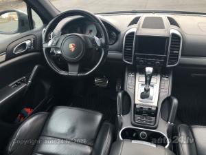 Grey Porsche Cayenne 2011 in Tallinn, with an engine capacity of 4.80 L and mileage of 298 thousand km for 9000 €, photo 14 on AUTOMOTO.COM.LV