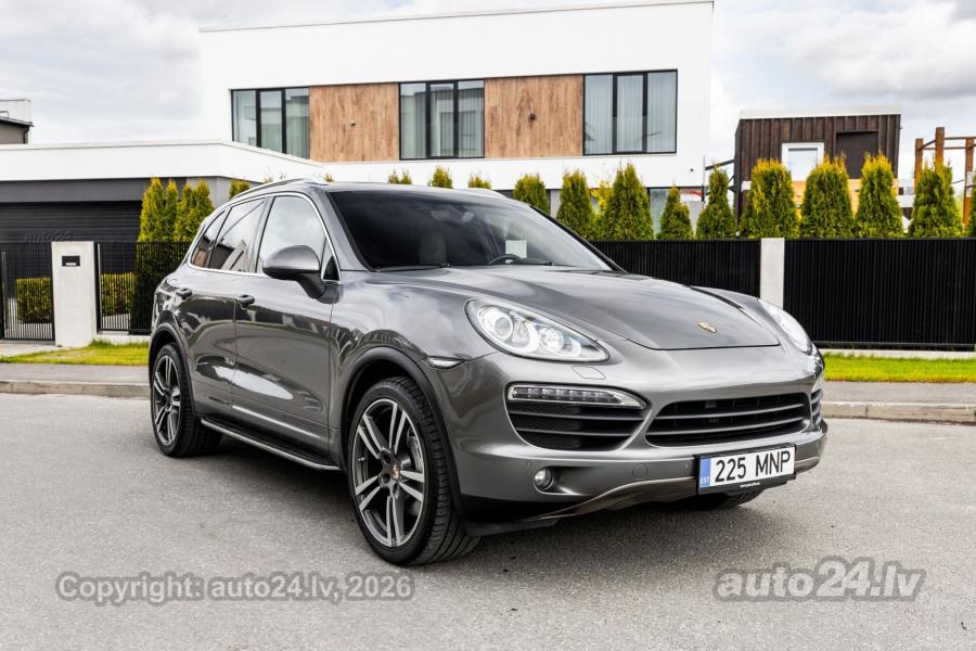 Grey Porsche Cayenne 2011 in Tallinn, with an engine capacity of 4.80 L and mileage of 297 thousand km for 11000 €, photo 1 on AUTOMOTO.COM.LV