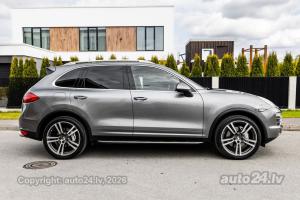 Grey Porsche Cayenne 2011 in Tallinn, with an engine capacity of 4.80 L and mileage of 297 thousand km for 11000 €, photo 6 on AUTOMOTO.COM.LV
