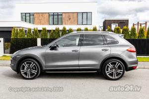 Grey Porsche Cayenne 2011 in Tallinn, with an engine capacity of 4.80 L and mileage of 297 thousand km for 11000 €, photo 7 on AUTOMOTO.COM.LV