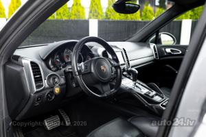 Grey Porsche Cayenne 2011 in Tallinn, with an engine capacity of 4.80 L and mileage of 297 thousand km for 11000 €, photo 11 on AUTOMOTO.COM.LV