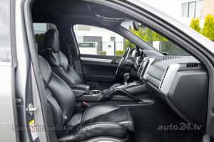 Grey Porsche Cayenne 2011 in Tallinn, with an engine capacity of 4.80 L and mileage of 297 thousand km for 11000 €, photo 20 on AUTOMOTO.COM.LV