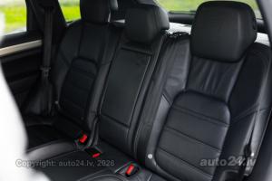 Grey Porsche Cayenne 2011 in Tallinn, with an engine capacity of 4.80 L and mileage of 297 thousand km for 11000 €, photo 24 on AUTOMOTO.COM.LV