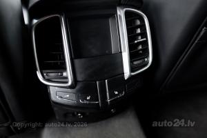Grey Porsche Cayenne 2011 in Tallinn, with an engine capacity of 4.80 L and mileage of 297 thousand km for 11000 €, photo 25 on AUTOMOTO.COM.LV