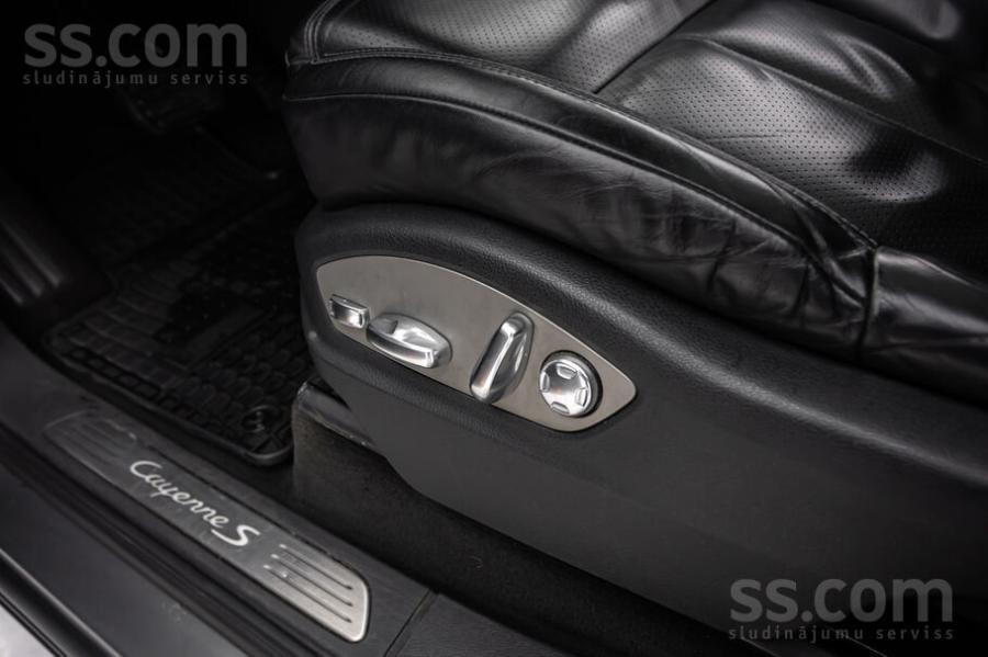Pelēks Porsche Cayenne 2011 Jelgava, ar dzinēja tilpumu 3.00 L un nobraukumu 293 tūkst. km par 16200 €, foto 23 vietnē AUTOMOTO.COM.LV