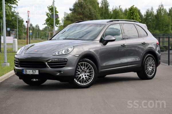 Pelēks Porsche Cayenne 2011 Jelgava, ar dzinēja tilpumu 3.00 L un nobraukumu 301 tūkst. km par 15500 €, foto 1 vietnē AUTOMOTO.COM.LV