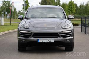 Pelēks Porsche Cayenne 2011 Jelgava, ar dzinēja tilpumu 3.00 L un nobraukumu 301 tūkst. km par 15500 €, foto 6 vietnē AUTOMOTO.COM.LV