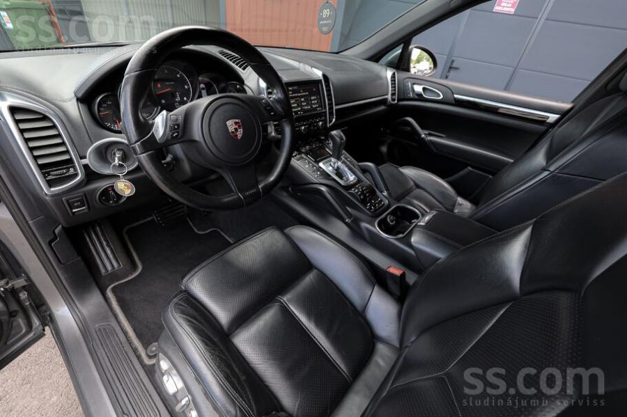 Pelēks Porsche Cayenne 2011 Jelgava, ar dzinēja tilpumu 3.00 L un nobraukumu 301 tūkst. km par 15500 €, foto 9 vietnē AUTOMOTO.COM.LV