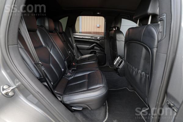 Pelēks Porsche Cayenne 2011 Jelgava, ar dzinēja tilpumu 3.00 L un nobraukumu 301 tūkst. km par 15500 €, foto 9 vietnē AUTOMOTO.COM.LV