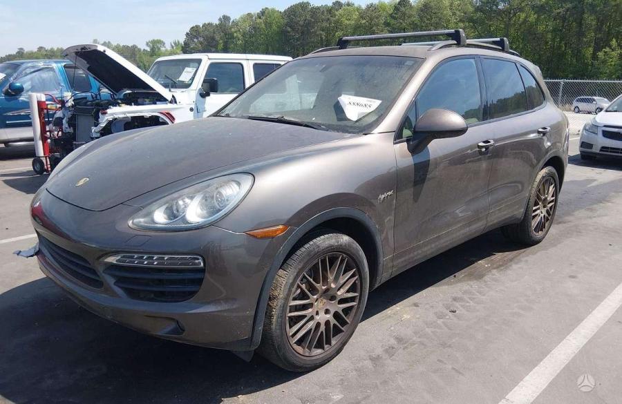 Pelēks Porsche Cayenne 2011 Viļņa, ar dzinēja tilpumu 3.00 L un nobraukumu 291 tūkst. km par 7400 €, foto 6 vietnē AUTOMOTO.COM.LV