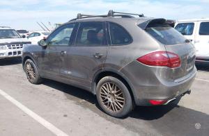 Pelēks Porsche Cayenne 2011 Viļņa, ar dzinēja tilpumu 3.00 L un nobraukumu 291 tūkst. km par 7400 €, foto 8 vietnē AUTOMOTO.COM.LV