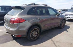 Pelēks Porsche Cayenne 2011 Viļņa, ar dzinēja tilpumu 3.00 L un nobraukumu 291 tūkst. km par 7400 €, foto 12 vietnē AUTOMOTO.COM.LV