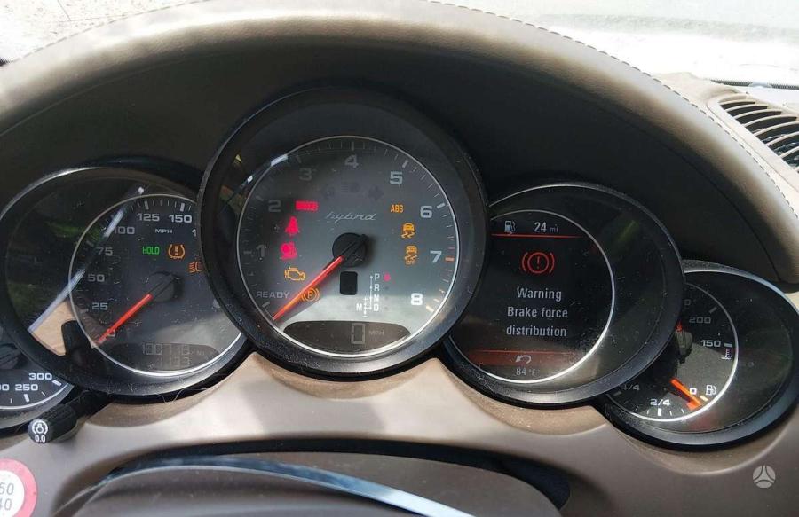 Pelēks Porsche Cayenne 2011 Viļņa, ar dzinēja tilpumu 3.00 L un nobraukumu 291 tūkst. km par 7400 €, foto 14 vietnē AUTOMOTO.COM.LV