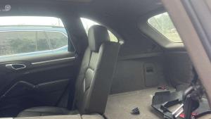 Pelēks Porsche Cayenne 2011 Viļņa, ar dzinēja tilpumu 3.00 L un nobraukumu 291 tūkst. km par 7400 €, foto 20 vietnē AUTOMOTO.COM.LV