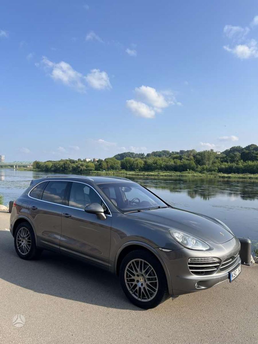 Pelēks Porsche Cayenne 2011 Kauņa, ar dzinēja tilpumu 2.97 L un nobraukumu 449 tūkst. km par 9800 €, foto 14 vietnē AUTOMOTO.COM.LV