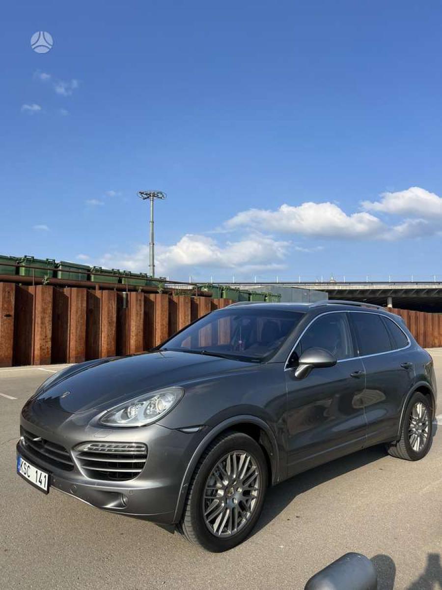 Pelēks Porsche Cayenne 2011 Kauņa, ar dzinēja tilpumu 2.97 L un nobraukumu 449 tūkst. km par 9800 €, foto 17 vietnē AUTOMOTO.COM.LV