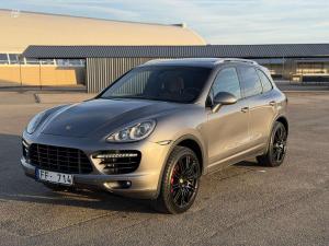 Grey Porsche Cayenne 2011 in Mazeikiai, with an engine capacity of 4.81 L and mileage of 312 thousand km for 13000 €, photo  on AUTOMOTO.COM.LV