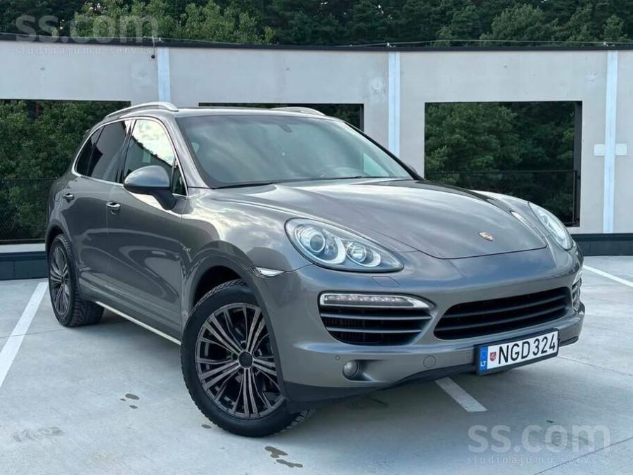 Pelēks Porsche Cayenne 2011 Rīga, ar dzinēja tilpumu 3.00 L un nobraukumu 335 tūkst. km par 13900 €, foto 1 vietnē AUTOMOTO.COM.LV