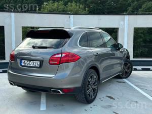 Pelēks Porsche Cayenne 2011 Rīga, ar dzinēja tilpumu 3.00 L un nobraukumu 335 tūkst. km par 13900 €, foto 4 vietnē AUTOMOTO.COM.LV