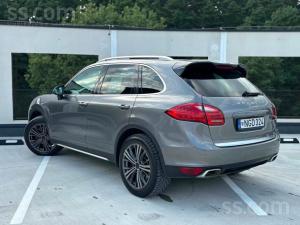 Pelēks Porsche Cayenne 2011 Rīga, ar dzinēja tilpumu 3.00 L un nobraukumu 335 tūkst. km par 13900 €, foto 5 vietnē AUTOMOTO.COM.LV