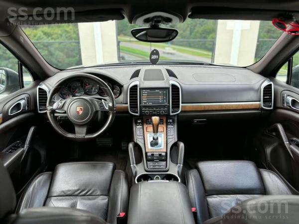 Серый Порше Каен 2011 в Рига, объемом двигателя 3.00 л и пробегом 335 тыс. км за 13900 €, фото 7 на AUTOMOTO.COM.LV