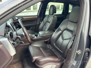 Pelēks Porsche Cayenne 2011 Rīga, ar dzinēja tilpumu 3.00 L un nobraukumu 335 tūkst. km par 13900 €, foto 8 vietnē AUTOMOTO.COM.LV