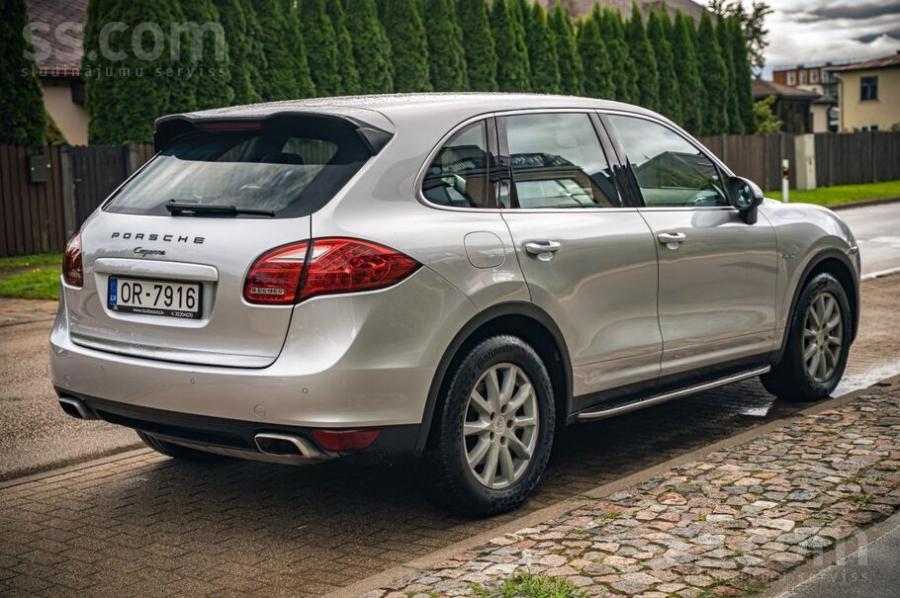 Grey Porsche Cayenne 2011 in Riga, with an engine capacity of 3.00 L and mileage of 0 thousand km for 11990 €, photo 5 on AUTOMOTO.COM.LV