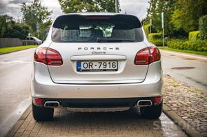 Grey Porsche Cayenne 2011 in Riga, with an engine capacity of 3.00 L and mileage of 0 thousand km for 11990 €, photo 6 on AUTOMOTO.COM.LV