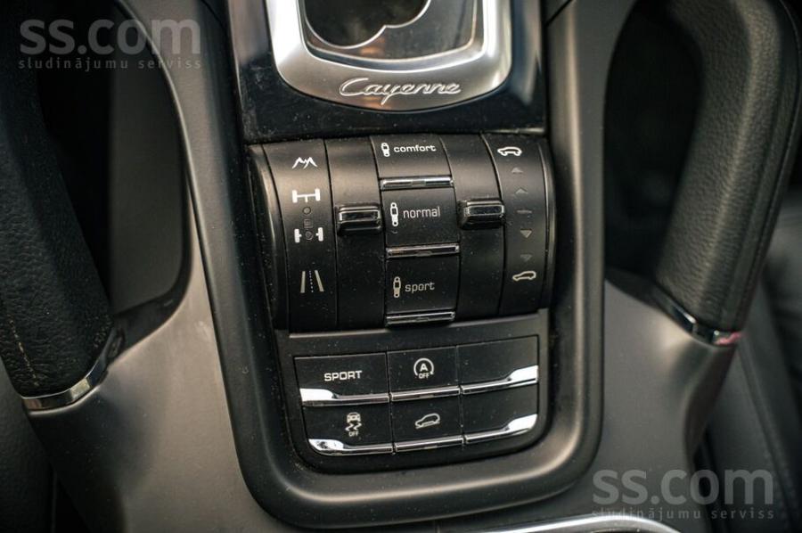 Grey Porsche Cayenne 2011 in Riga, with an engine capacity of 3.00 L and mileage of 0 thousand km for 11990 €, photo 12 on AUTOMOTO.COM.LV